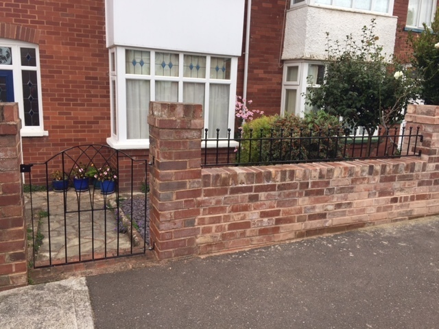 Manor Wrought Iron Style Metal Garden Railings | Cheap Manor Wrought ...